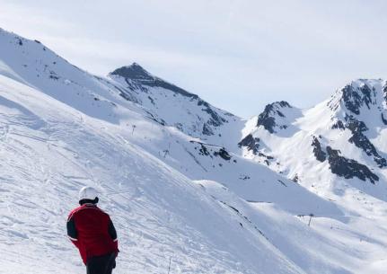 Skier moins cher dans les Pyrénées, nos astuces pour baisser les prix